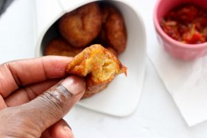 les clacos : beignets ivoiriens - Alice Pégie Cuisine
