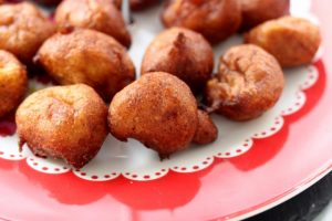 les clacos : beignets ivoiriens - Alice Pégie Cuisine