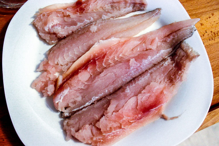 Papillotes (Ndomba) de bar au gingembre et au citron vert - Alice Pégie ...