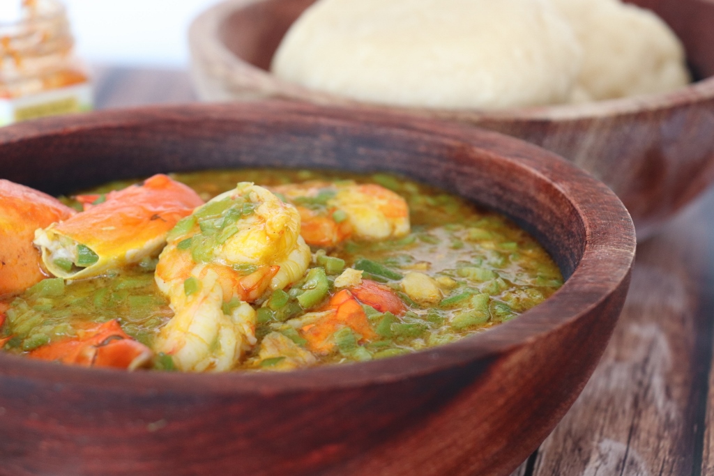 Sauce gombo aux crevettes et poisson fumé (recette togolaise) - Alice ...